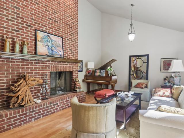 9017 Wildrose Lane