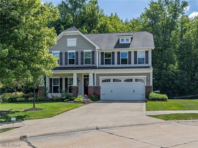 9011 Moss Pointe Cir, Olmsted Township, OH 44138