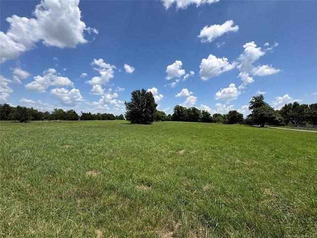 9011 N Hudson Ave, Sperry, OK 74073