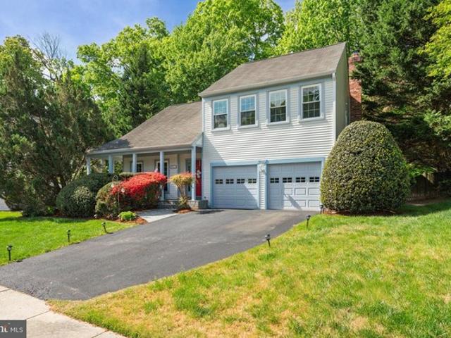 9011 Banyon Ridge Rd, Fairfax Station, VA 22039