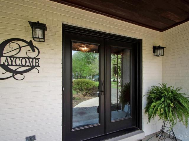 9011 Foxhunter Lane