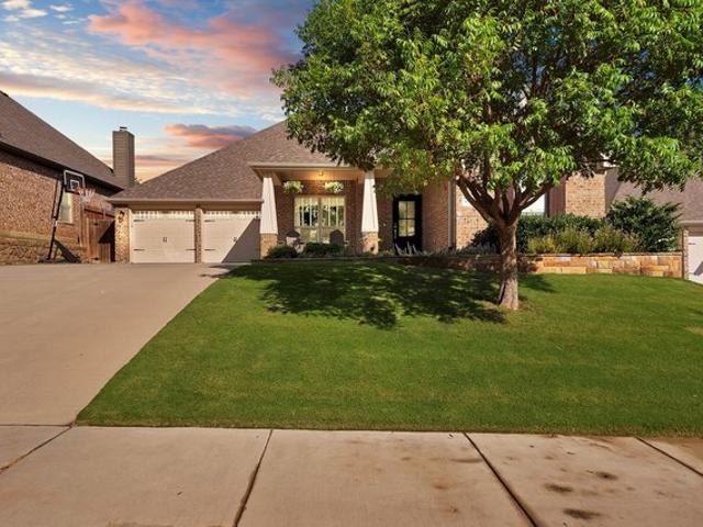 9012 Inwood St, Benbrook, TX 76126