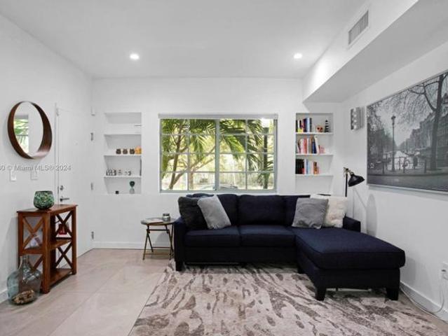 901 3rd St #3, Miami Beach, FL 33139