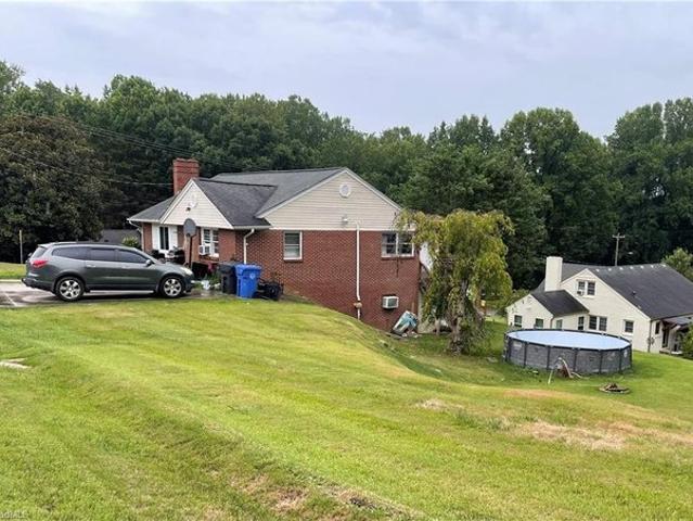 901 10th St, North Wilkesboro, NC 28659