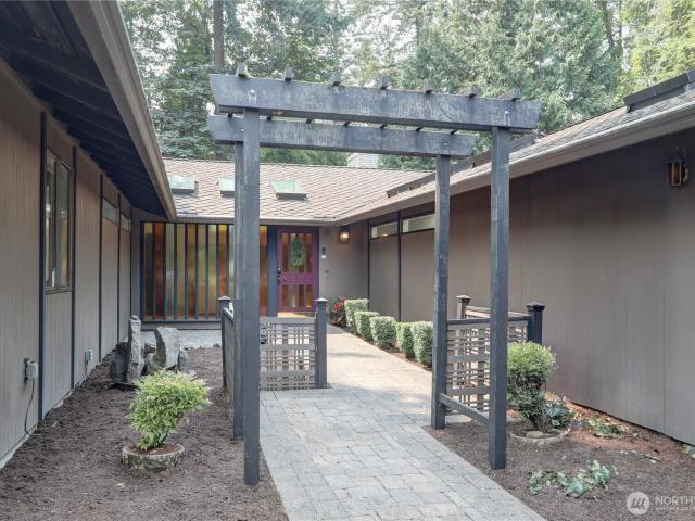 901 129th Place NE