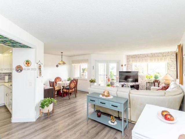901 138th Ave SW #212C, Pembroke Pines, FL 33027