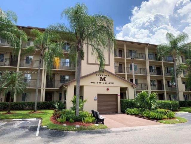 901 141st Ave SW #109M, Pembroke Pines, FL 33027