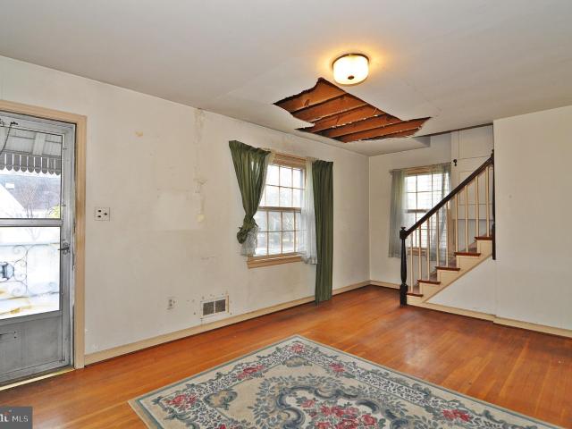 901 17th St S, Arlington, VA 22202 | Compass