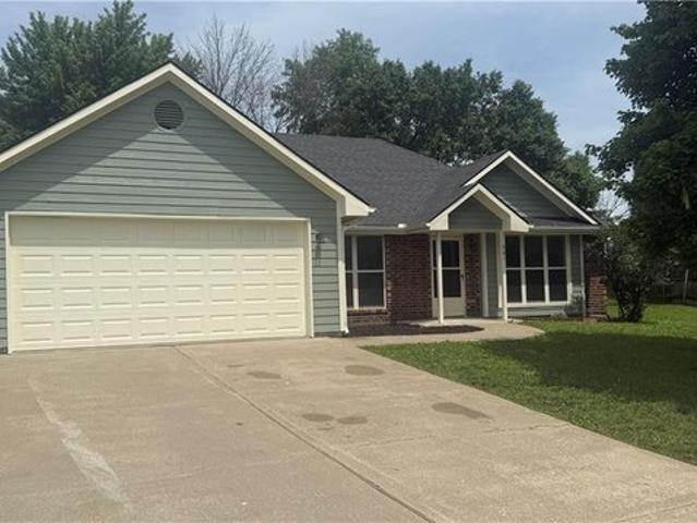 901 Coventry Ct, Warrensburg, MO 64093