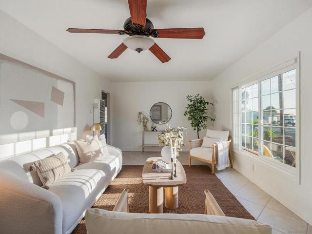 901 Capistrano