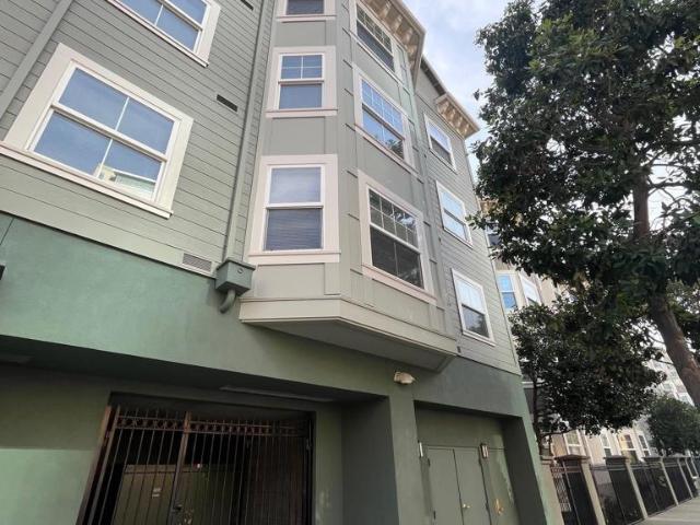 901 Clay St