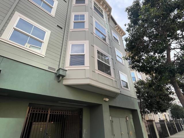 901 Clay St
