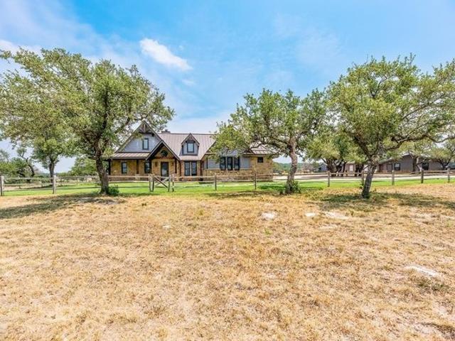 901 Crown Ln, Burnet, TX 78611