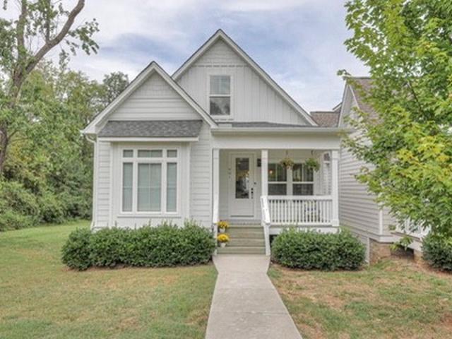 901 Curdwood Blvd