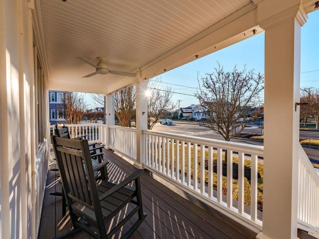 901 Gardens Pkwy