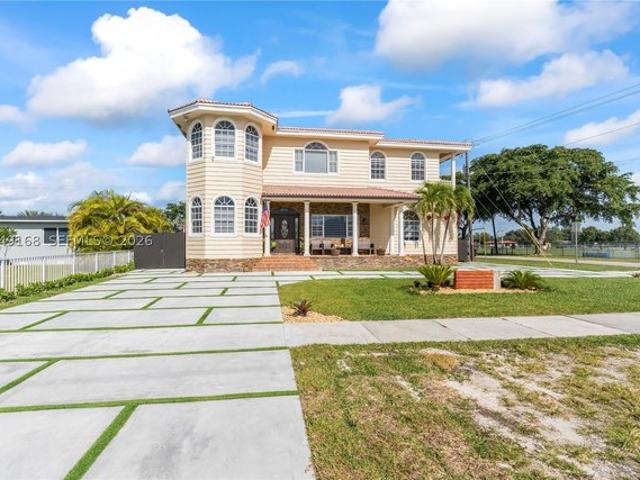 901 Dove Ave, Miami Springs, FL 33166