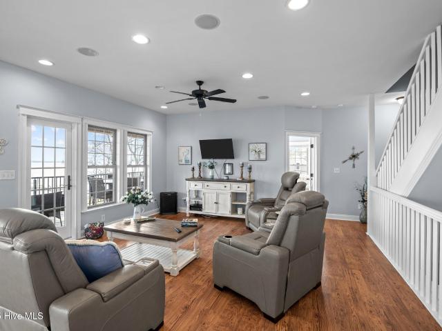 901 Down Shore Road