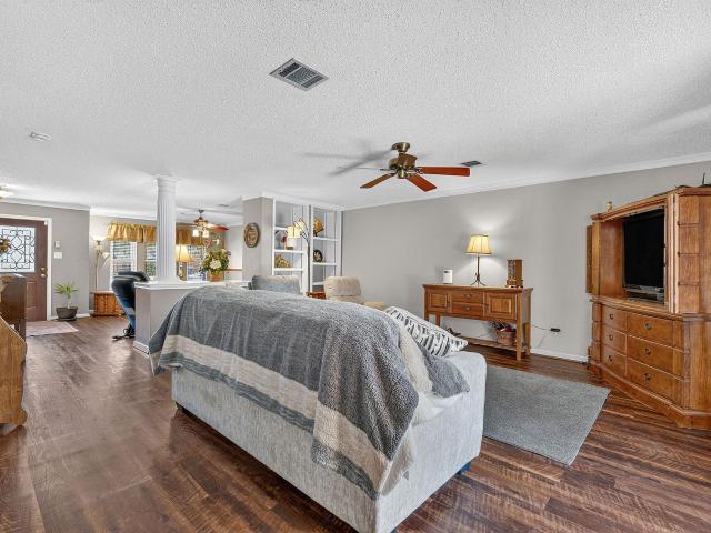 901 Dogwood Trl