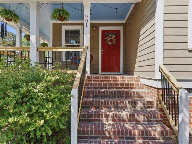 901 Dorothy Sanders Way