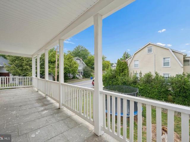 901 Dewey Avenue