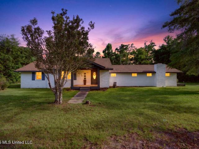 901 De La Pointe Drive
