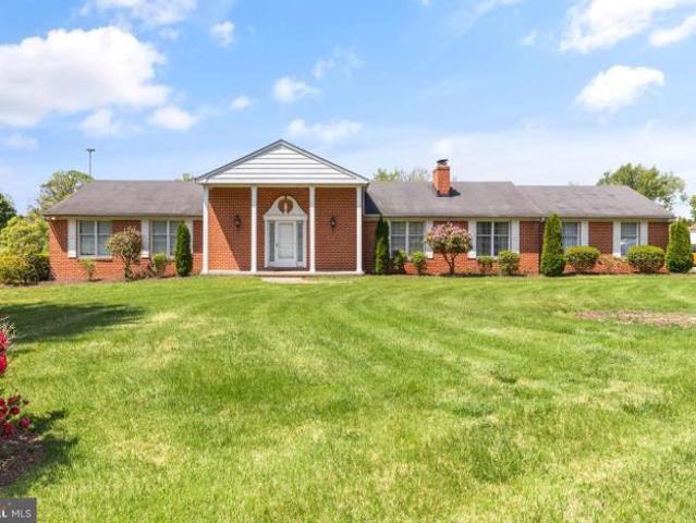 901 Dellwood Dr, Fallston, MD 21047
