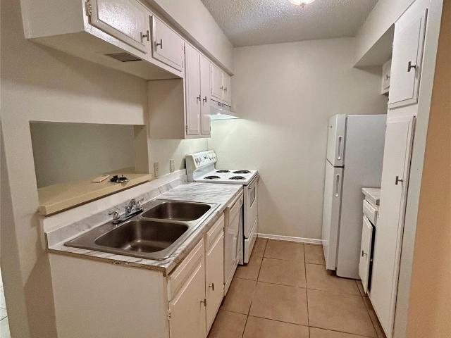 901 E 40th St # 304