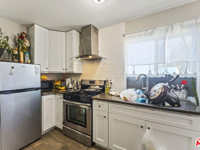 901 E 42nd Street