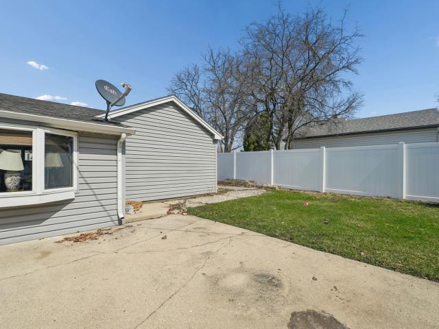 901 E Sunrise Road