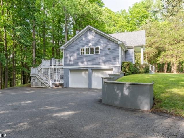 901 Evergreen Ln