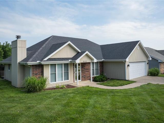 901 Fox Ridge Drive
