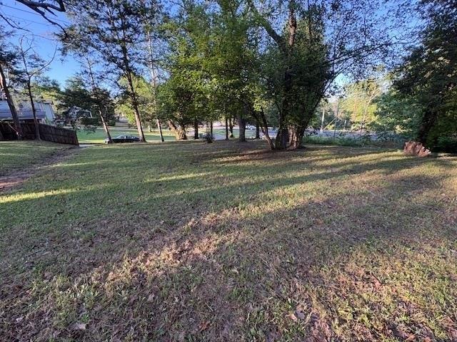 901 Hunter Dr, Palestine, TX 75801