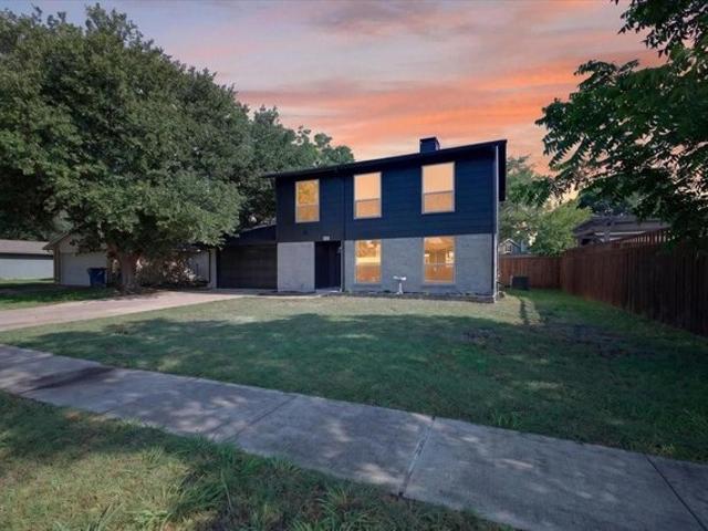 901 Huntington Dr, Lewisville, TX 75067