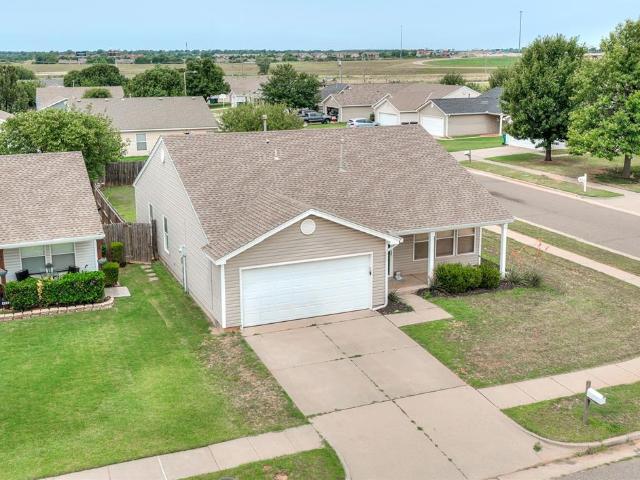901 Hyacinth Hollow Drive