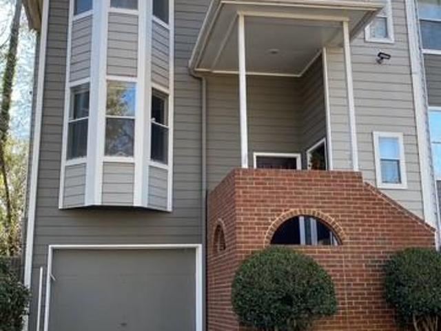 901 Ivy Green Lane SE