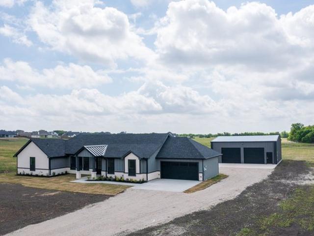 901 Old Maypearl Rd, Waxahachie, TX 75167