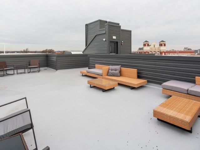 901 Leland # 1B 207