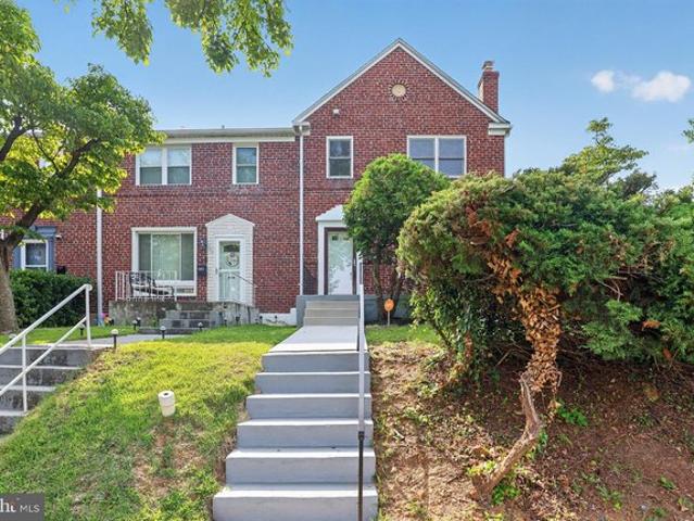 901 Masefield Rd, Baltimore, MD 21207