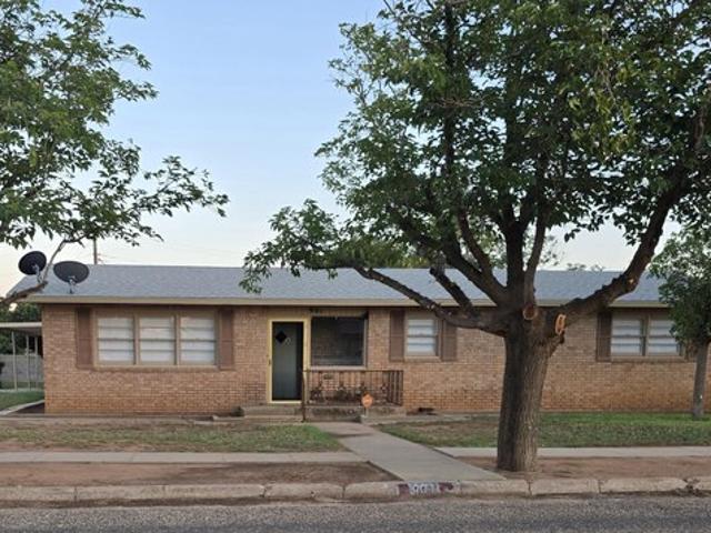 901 N 11th St, Lamesa, TX 79331