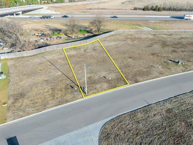 901 N Speyside Cir, Andover, KS 67002