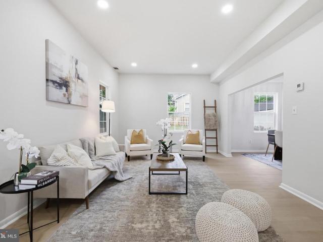 901 Nova Avenue