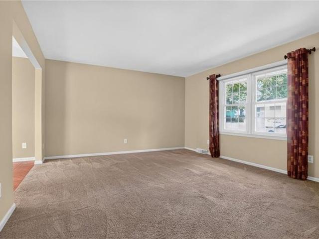 901 NE 80th Ter, Kansas City, MO 64118