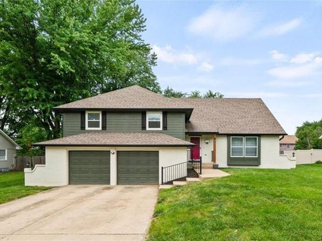 901 NW Springwood Dr, Blue Springs, MO 64015