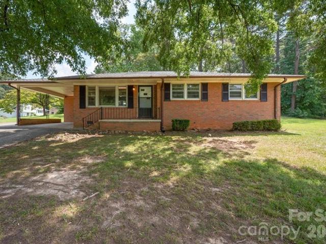 901 S 10th St, Bessemer City, NC 28016