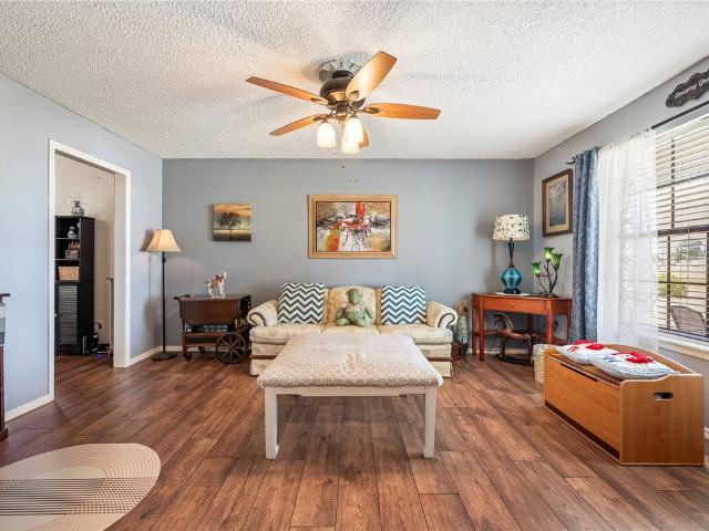 901 S 12th Place