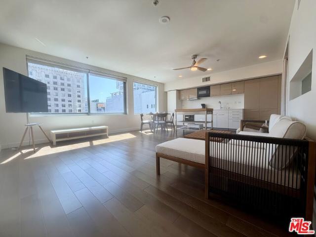 901 S Flower Street 613