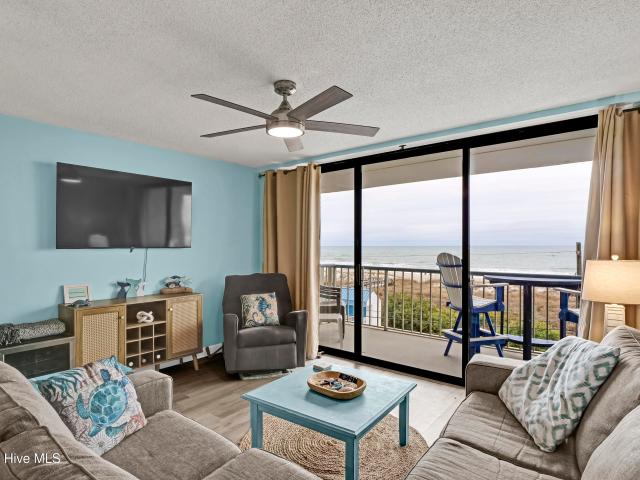 901 S Lake Park Boulevard # 304