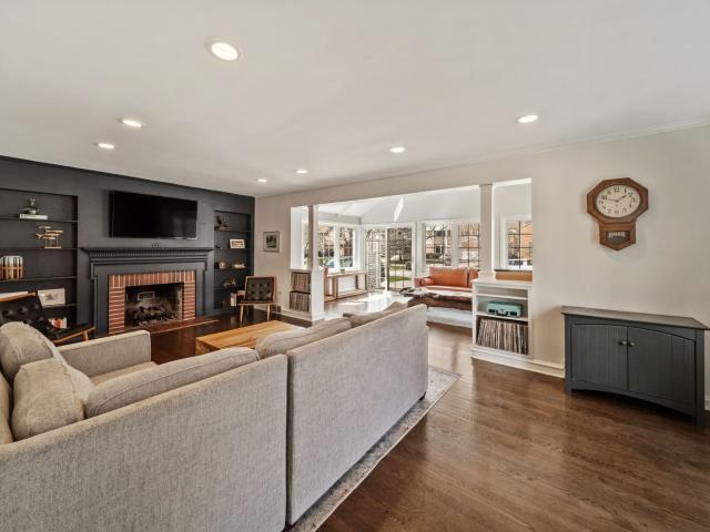 901 S Seminary Ave, Park Ridge, IL 60068 | Compass