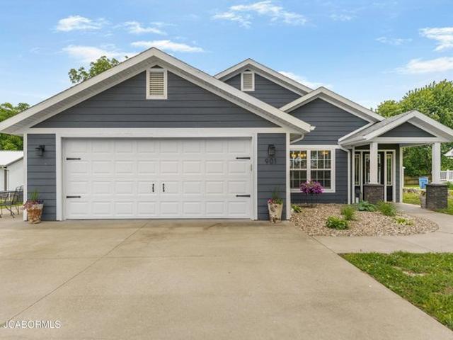 901 S Summit Dr, Holts Summit, MO 65043