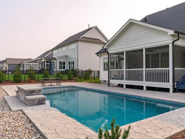 901 Shiloh Hills Dr, Fuquay Varina, NC 27526